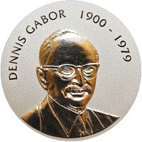รางวัลเหรียญ Dennis Gabor ประจำปี 2019 - ศูนย์ความเป็นเลิศด้านฟิสิกส์